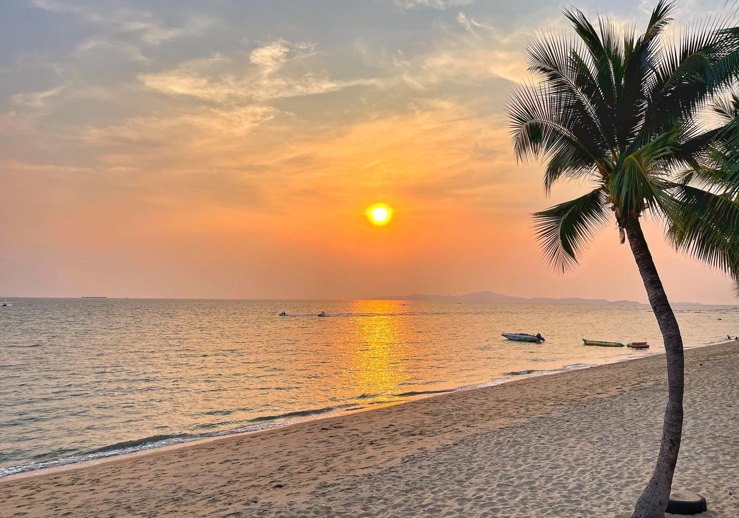 Costa Village Pattaya - Buzzin Pattaya