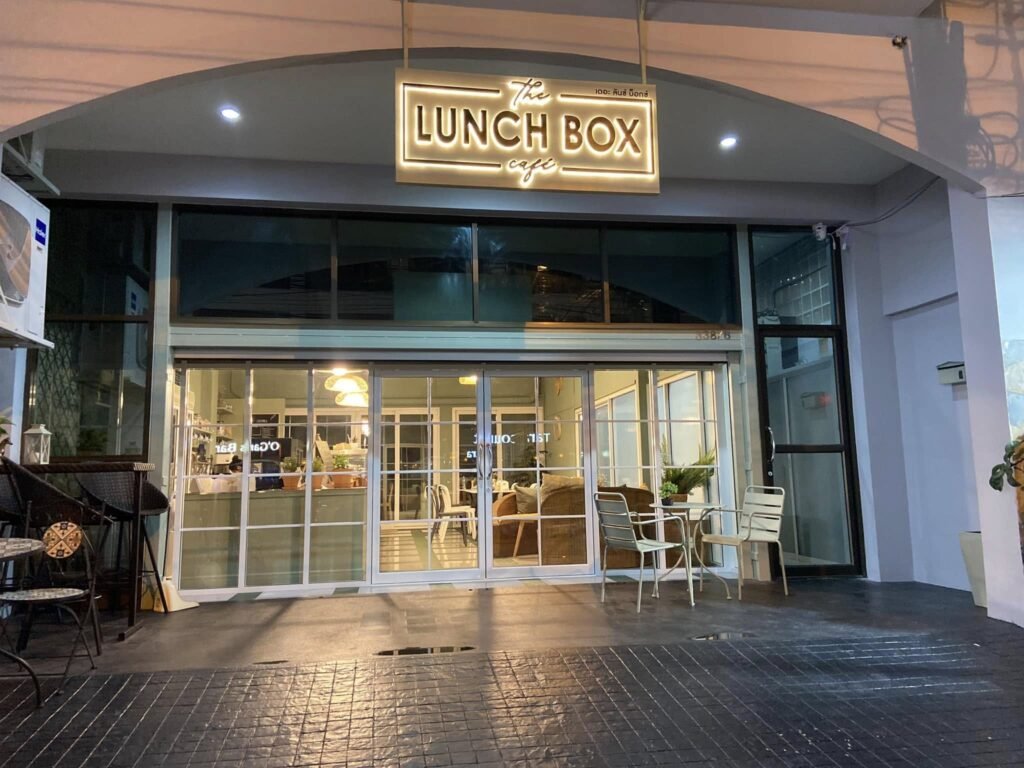 The Lunch Box Café - Buzzin Pattaya